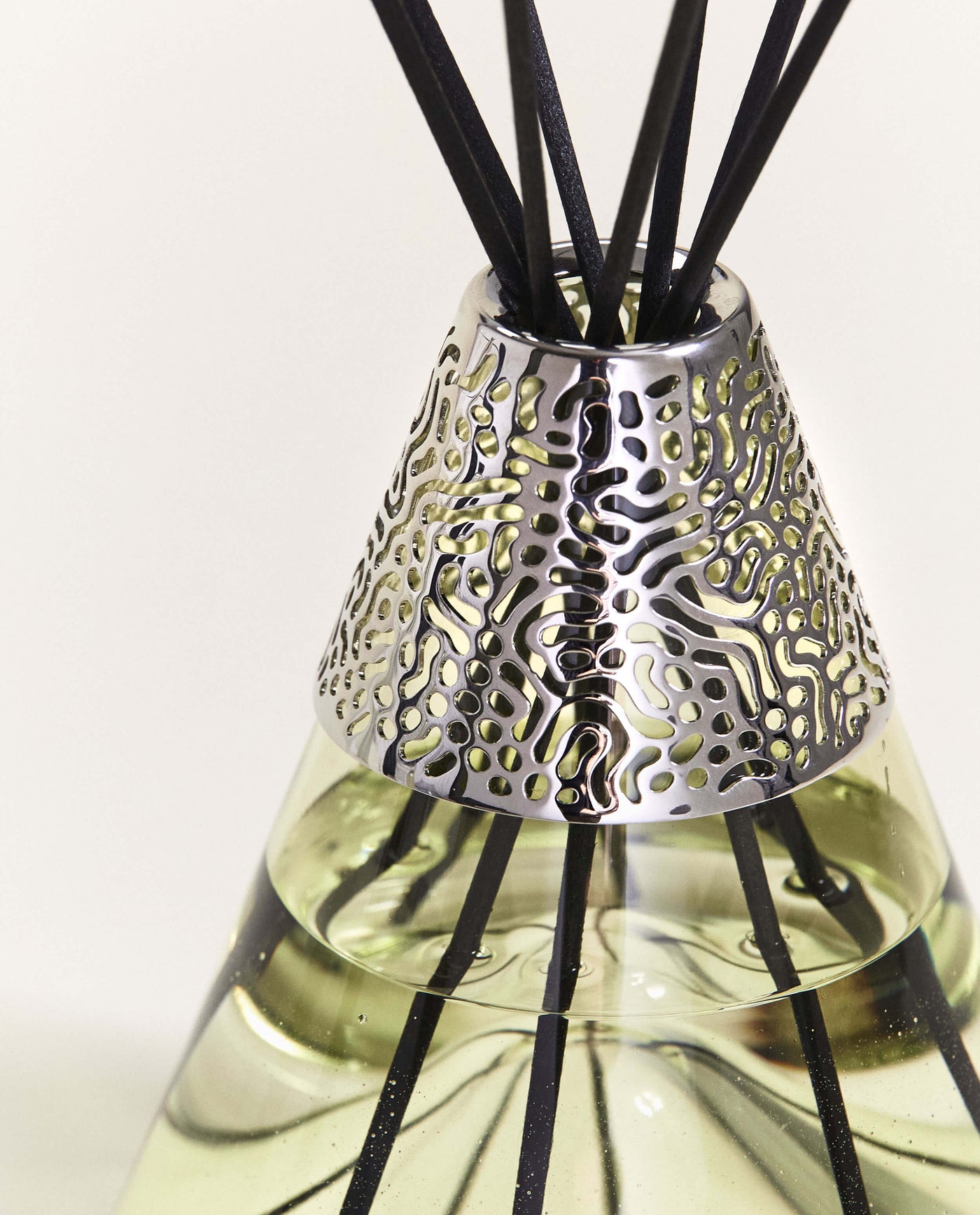 Starck Green Reed Diffuser Gift Set with Peau d’Ailleurs – OFFICIAL ...